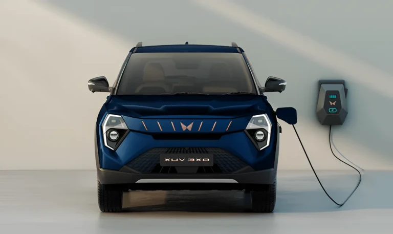 Mahindra XUV 900 Models Price - Images, Specs & Reviews